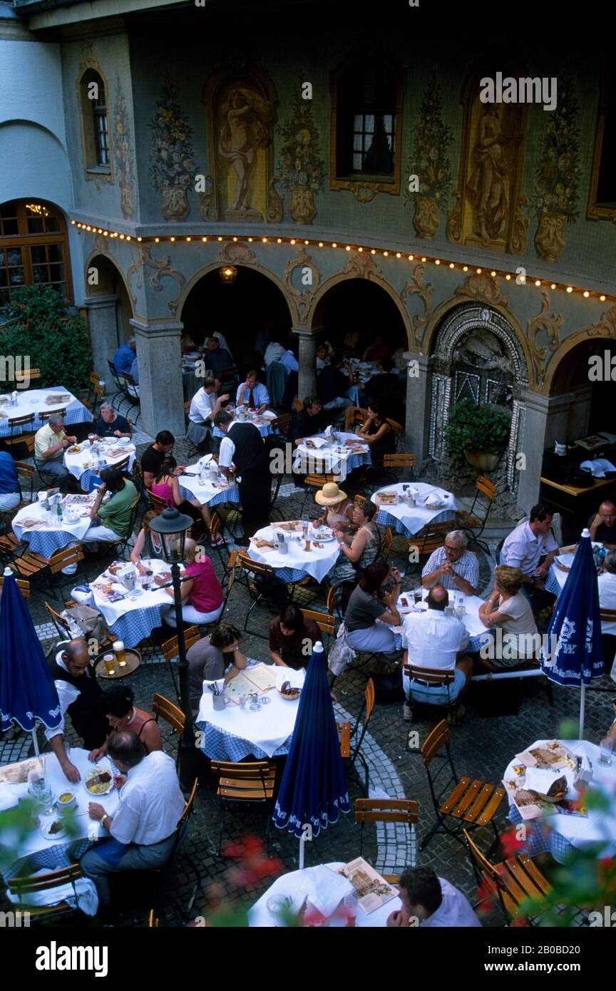 Restaurant augustiner brau hi-res stock photography and images - Alamy