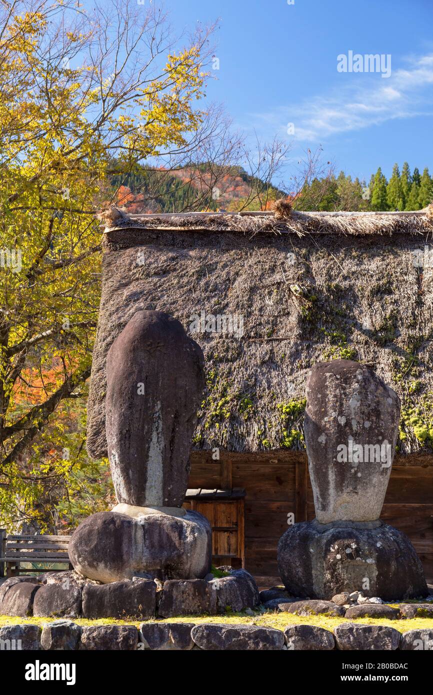 Traditional building of Ogimachi (UNESCO World Heritage Site ...