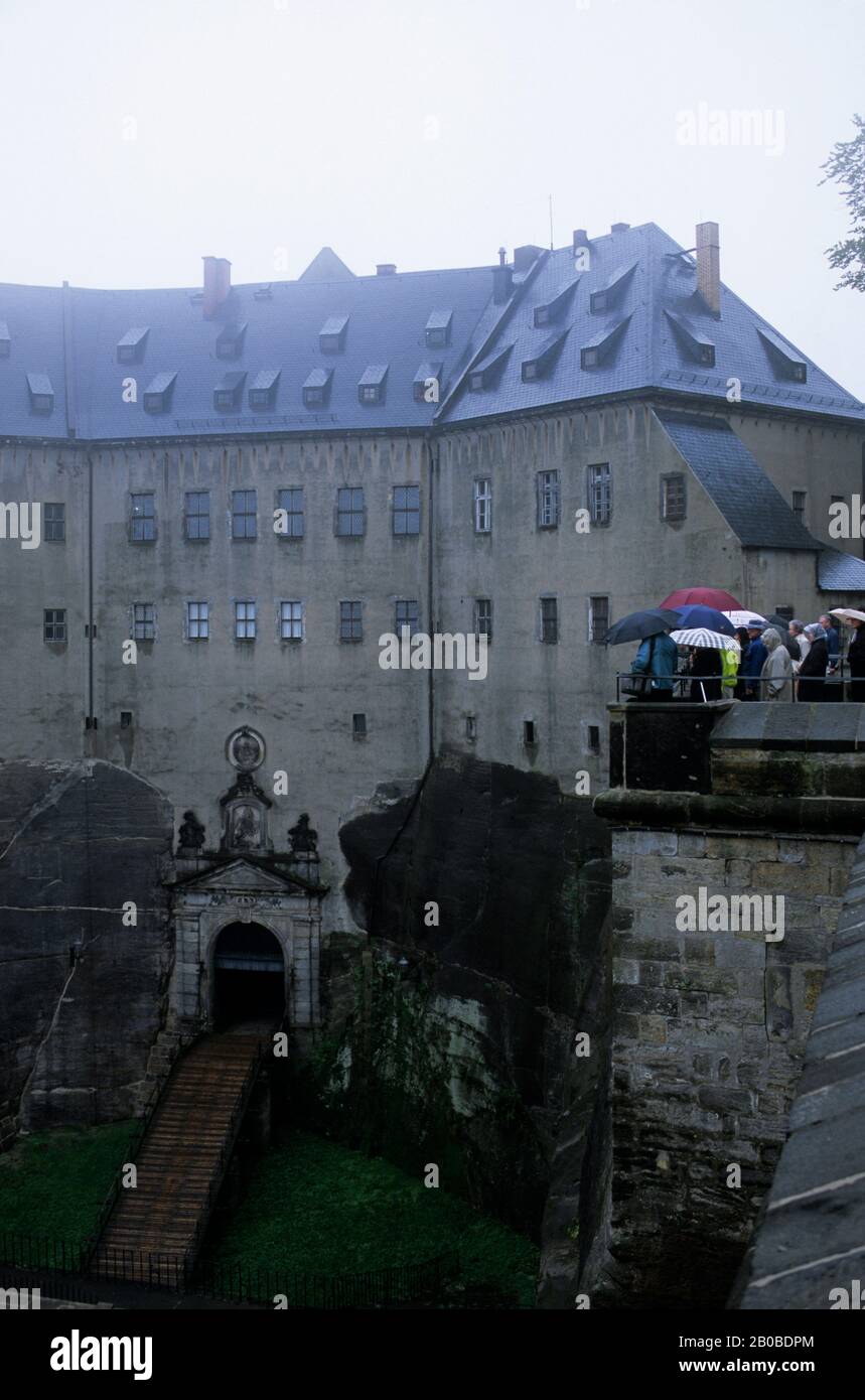 GERMANY, SAXONIAN SWITZERLAND, ELBE RIVER, CASTLE KONIGSTEIN, RAIN ...