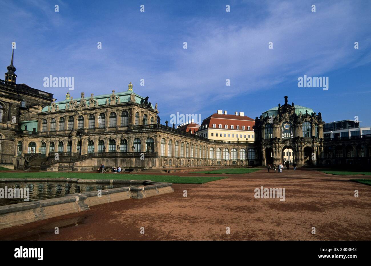 Baroque architecture hi-res stock photography and images - Alamy