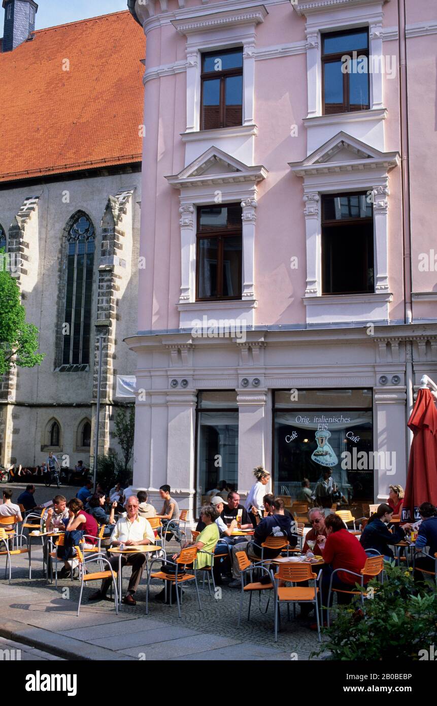 GERMANY, MEISSEN, STREET SCENE WITH SIDEWALK CAFE Stock Photo - Alamy