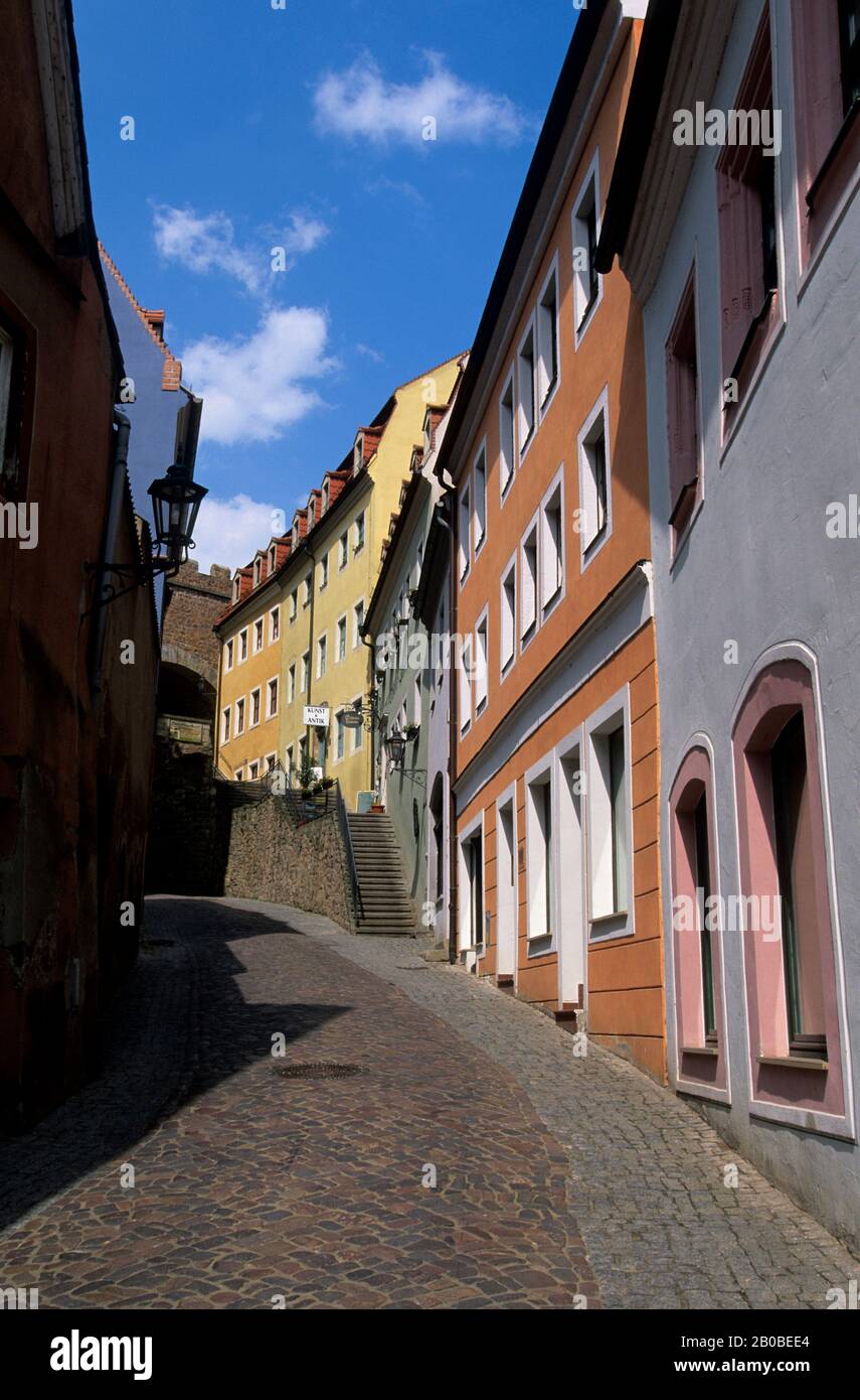 GERMANY, MEISSEN, STREET SCENE WITH COBBLESTONE STREET Stock Photo - Alamy