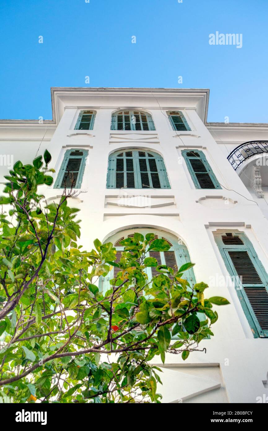 Islamic modernist architecture hi-res stock photography and images - Alamy