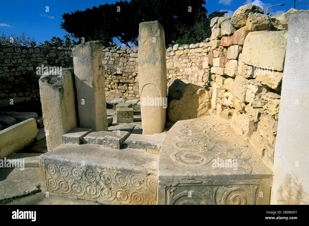 MALTA, TARXIEN TEMPLES, MEGALITHIC TEMPLE OF TARXIEN, 2500 B.C Stock ...