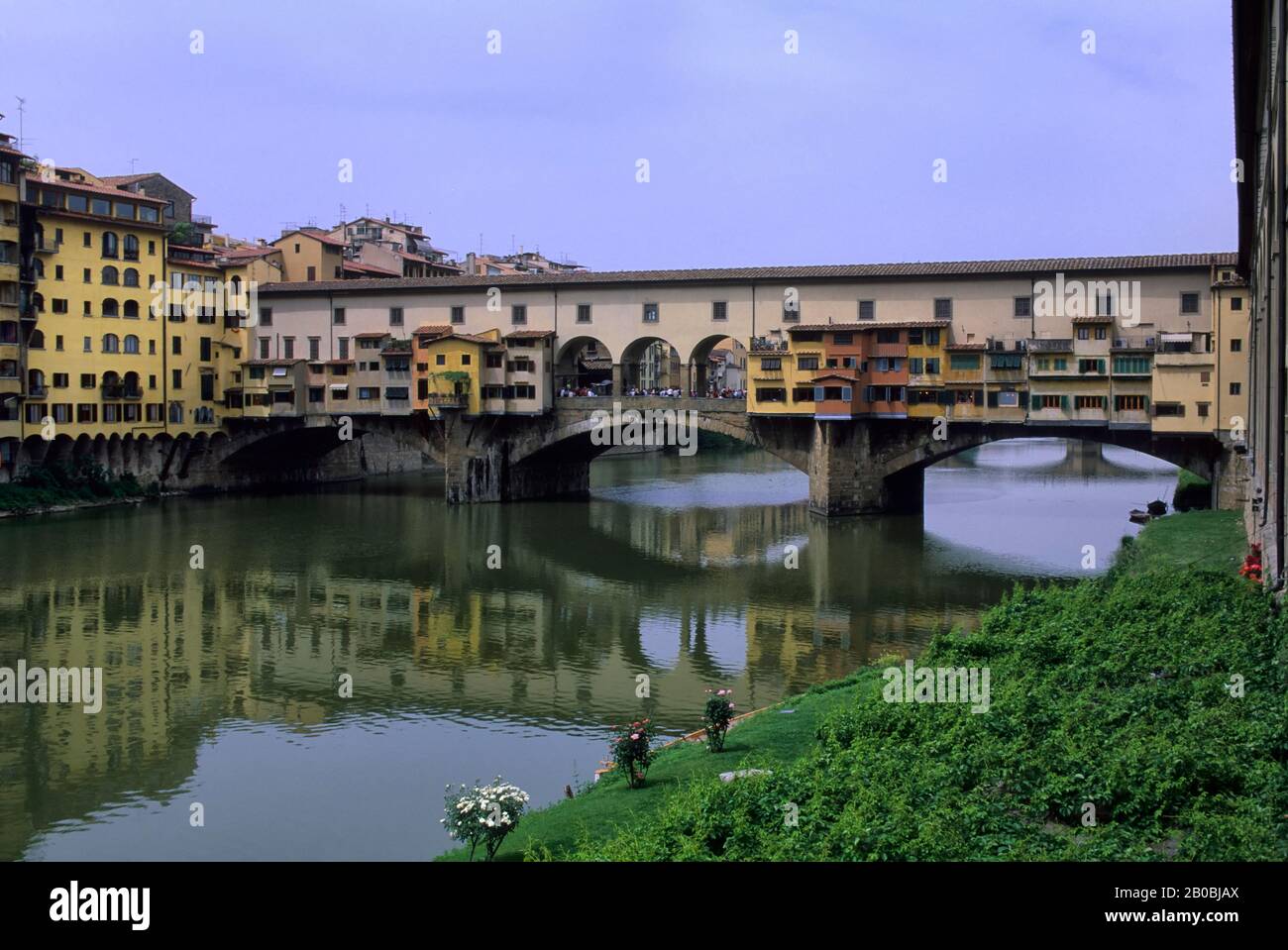 River arno famous bridge ponte hi-res stock photography and images - Alamy