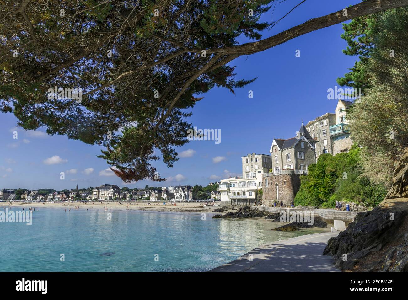 Saint cast le guildo hi-res stock photography and images - Alamy