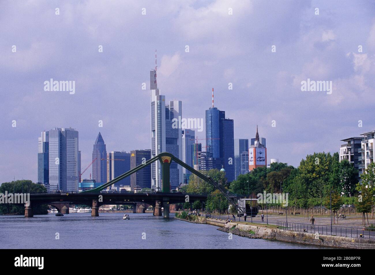 GERMANY, MAIN RIVER, FRANKFURT, VIEW OF DOWNTOWN Stock Photo - Alamy