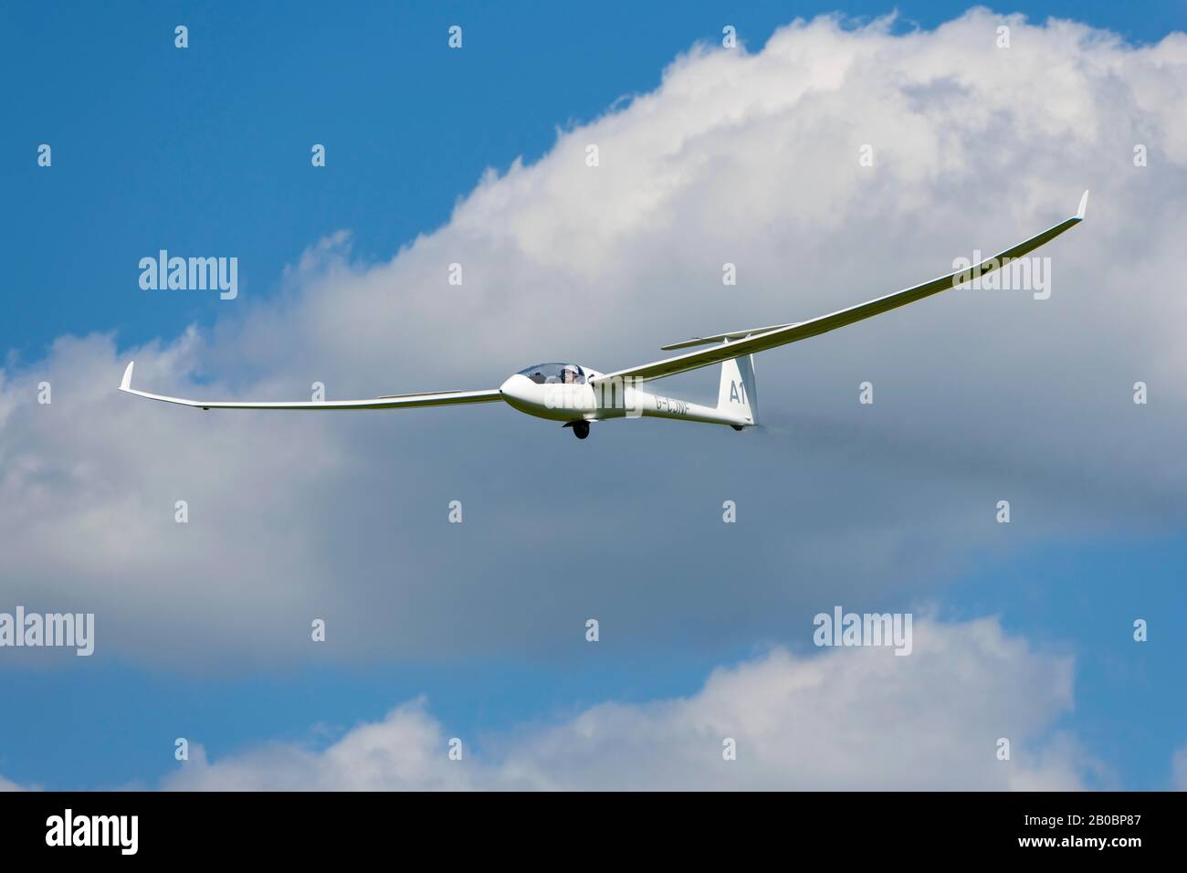 Glider with two people in the air hi-res stock photography and images ...