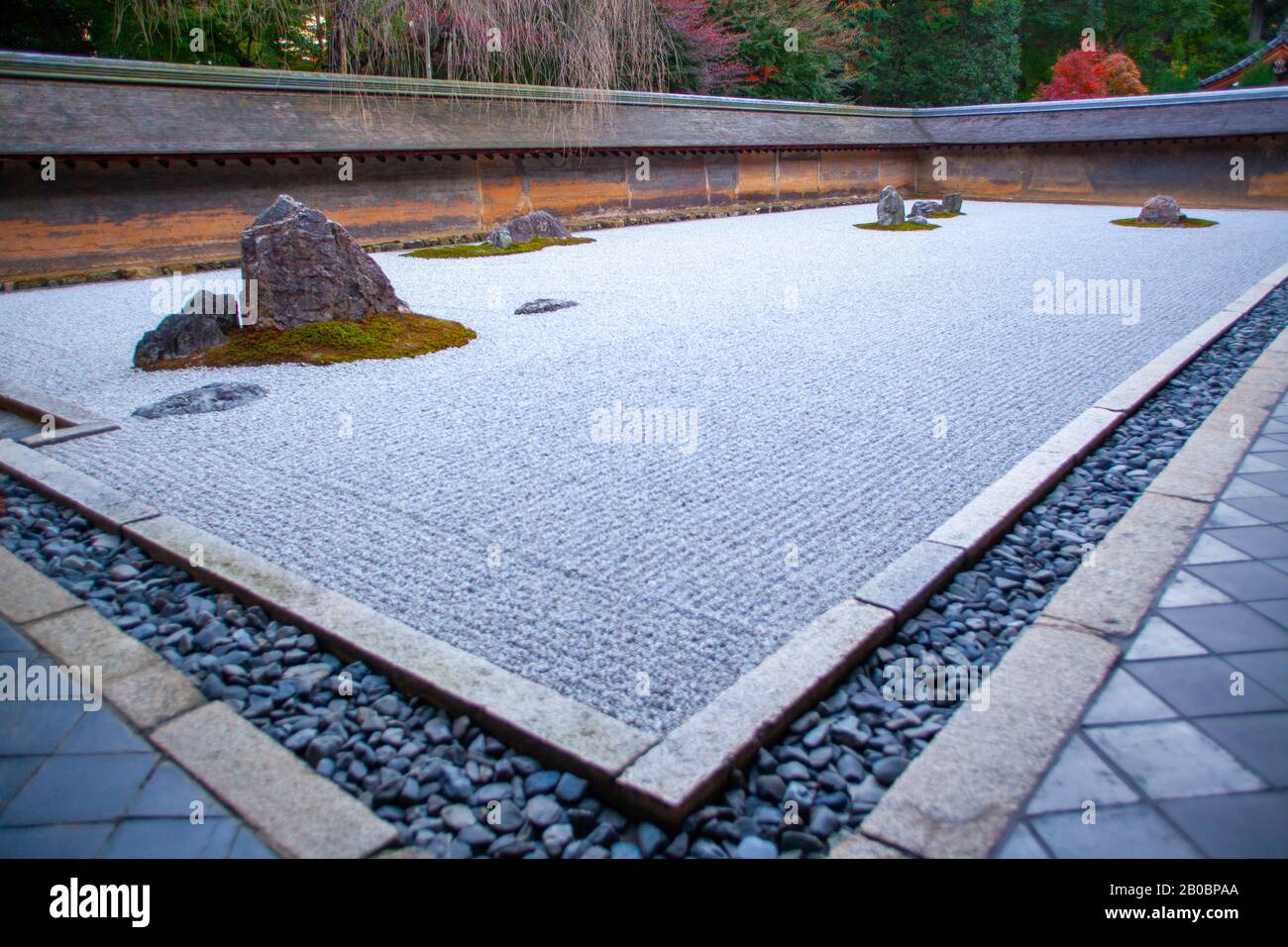 Japan, Kyoto, Ryoan-Ji Zen Buddhist temple, View of the dry rock garden ...
