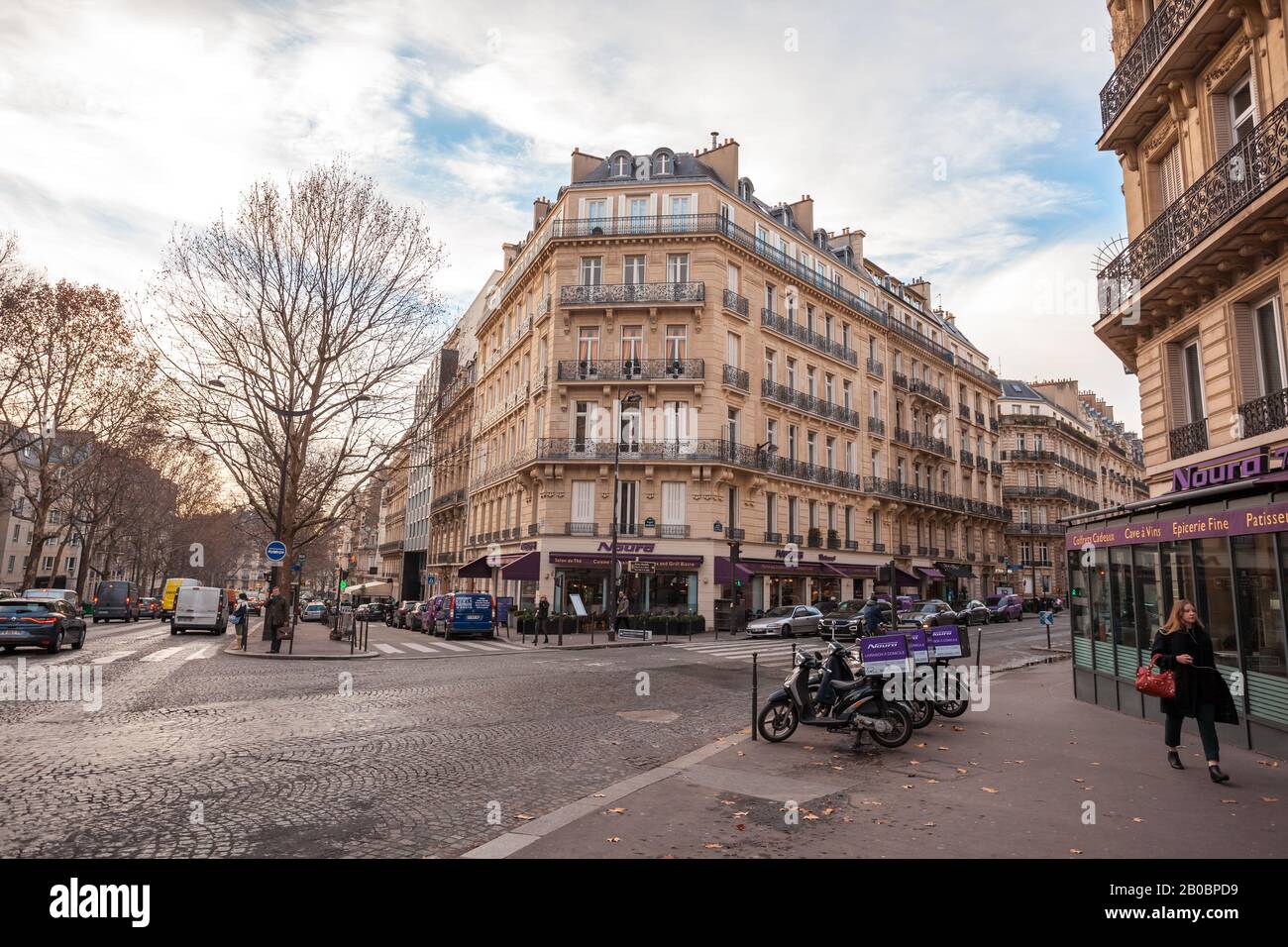 Medieval paris streets hi-res stock photography and images - Alamy