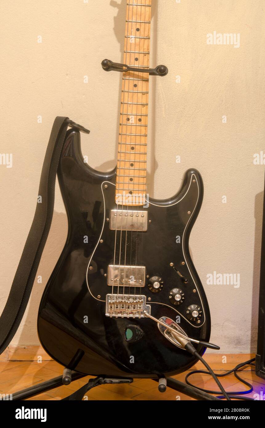 Dirty Electric Guitar Stock Photo - Alamy