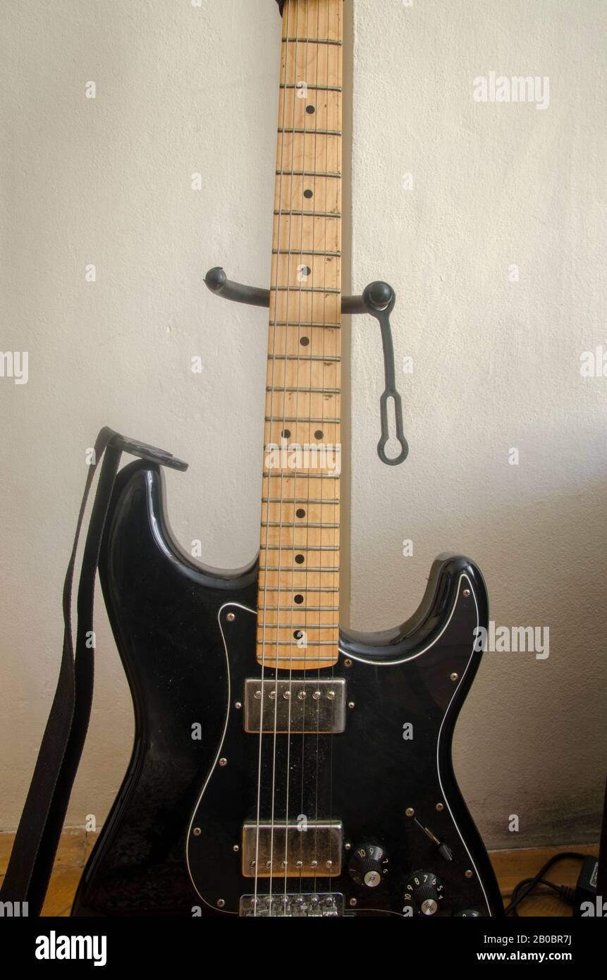 Dirty Electric Guitar Stock Photo - Alamy