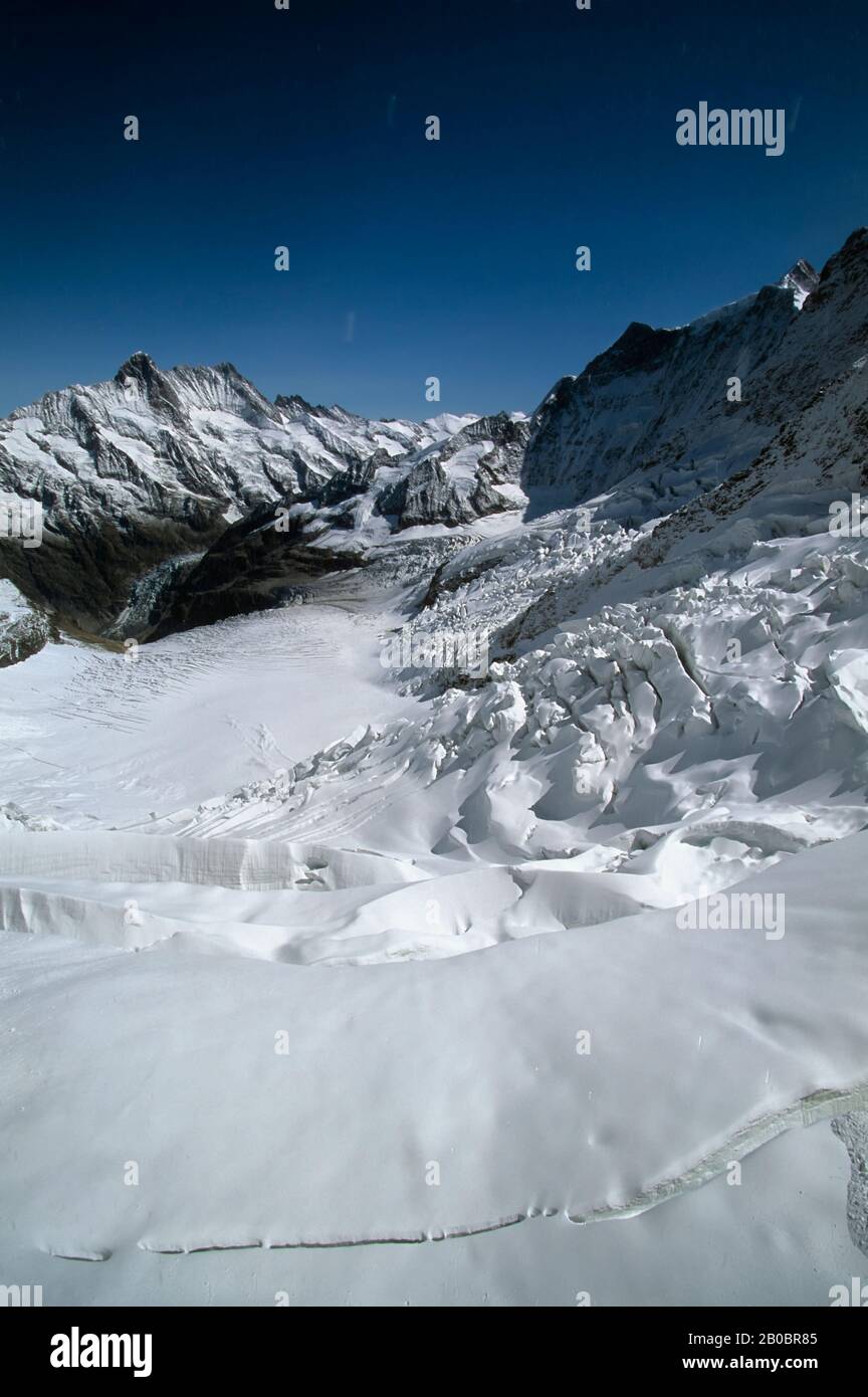 SWITZERLAND, BERNESE OBERLAND, JUNGFRAUJOCH TRAIN, VIEW OF GLACIER FROM ...