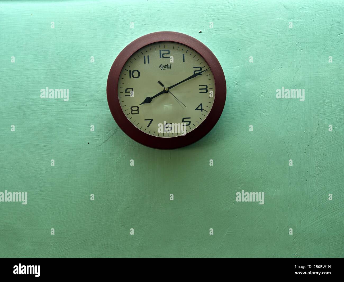 Old dusty clock hi-res stock photography and images - Alamy