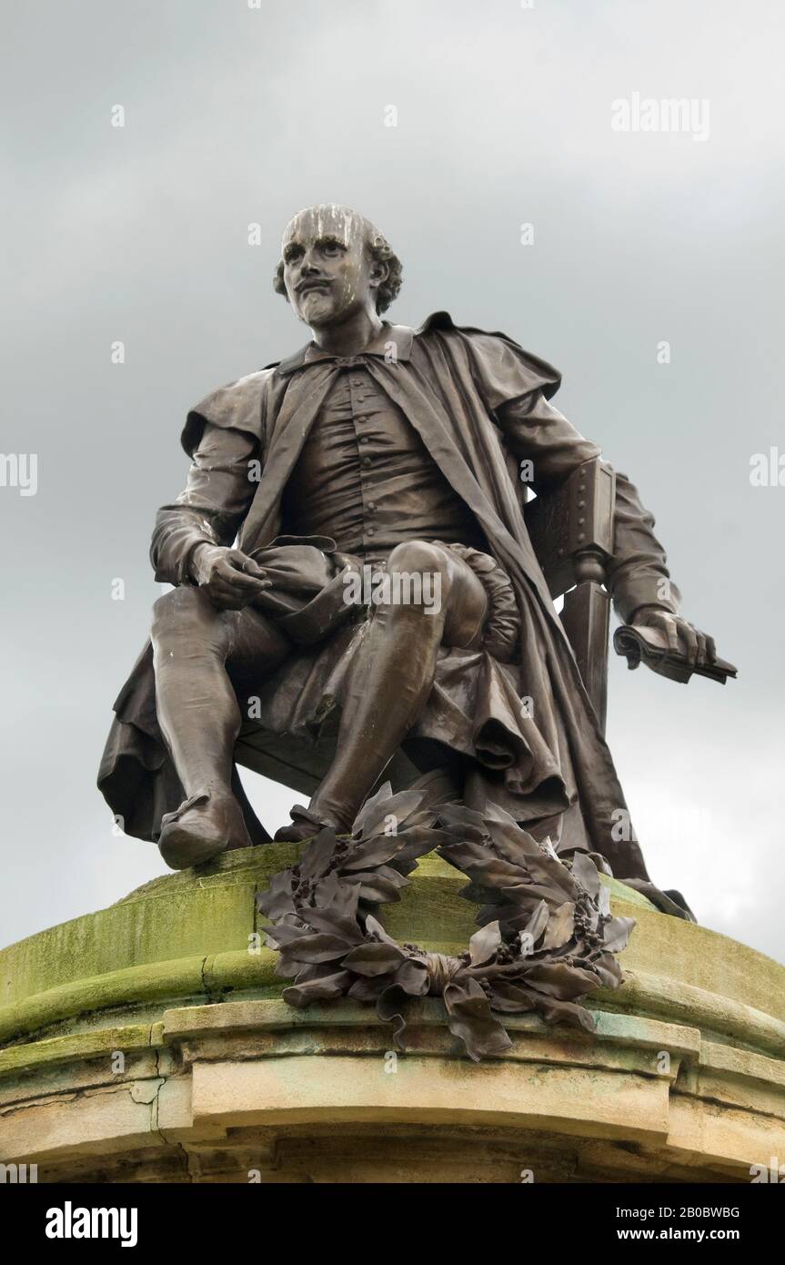 William Shakespeare Statue Stratford Upon Avon Warwickshire England UK ...
