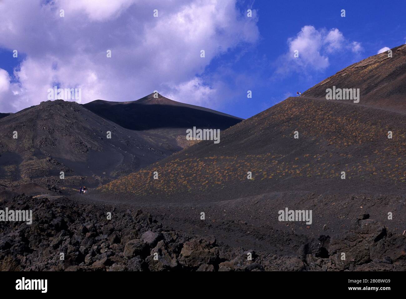 Volcanoes slope hi-res stock photography and images - Alamy