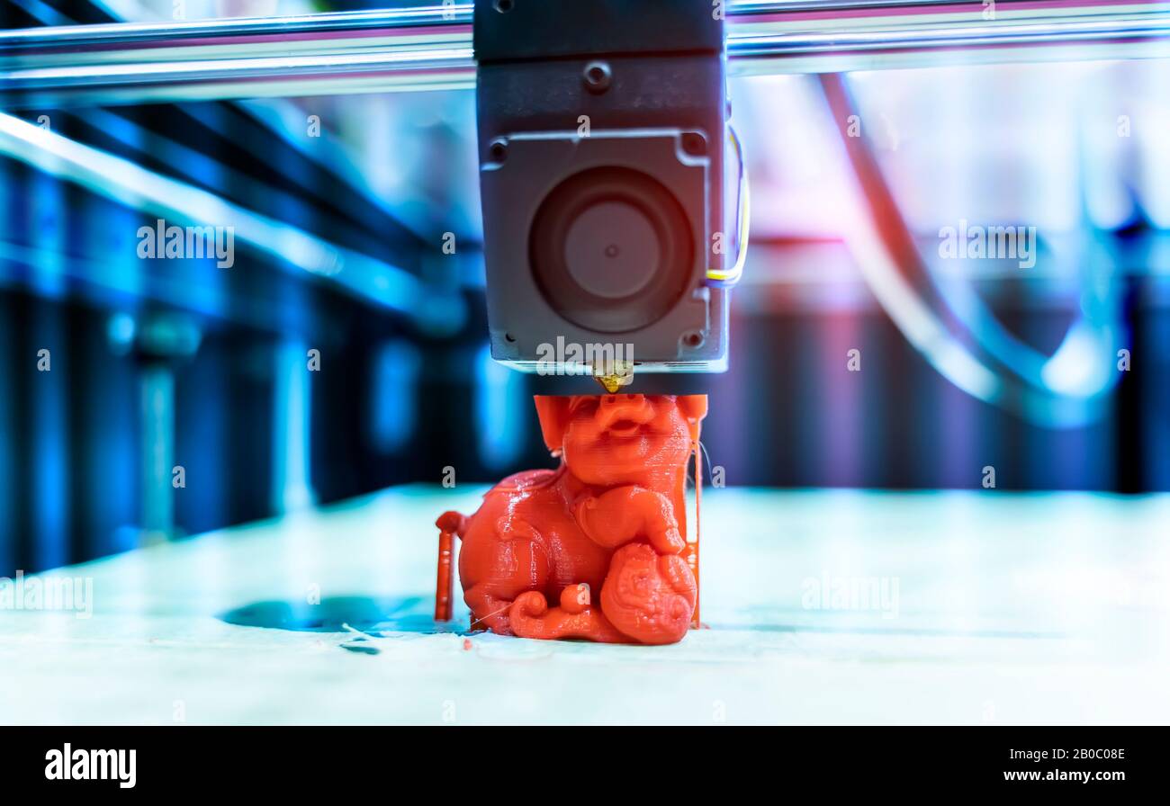 3D printer printing pig figure close-up Stock Photo - Alamy