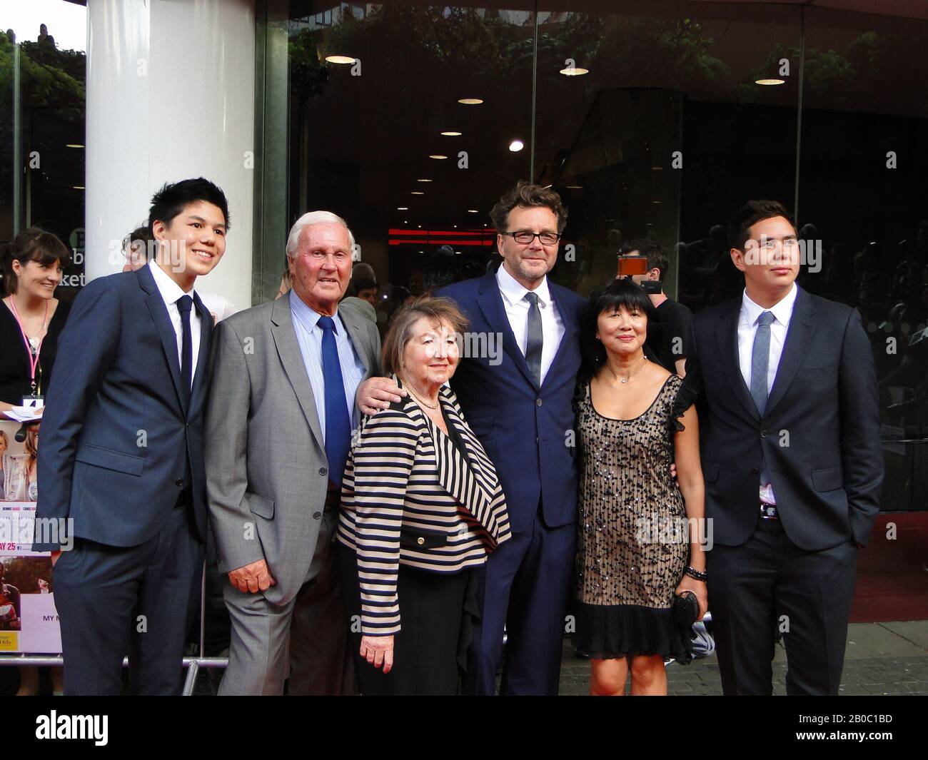 London movie premiere What expect when you are expecting with its cast ...