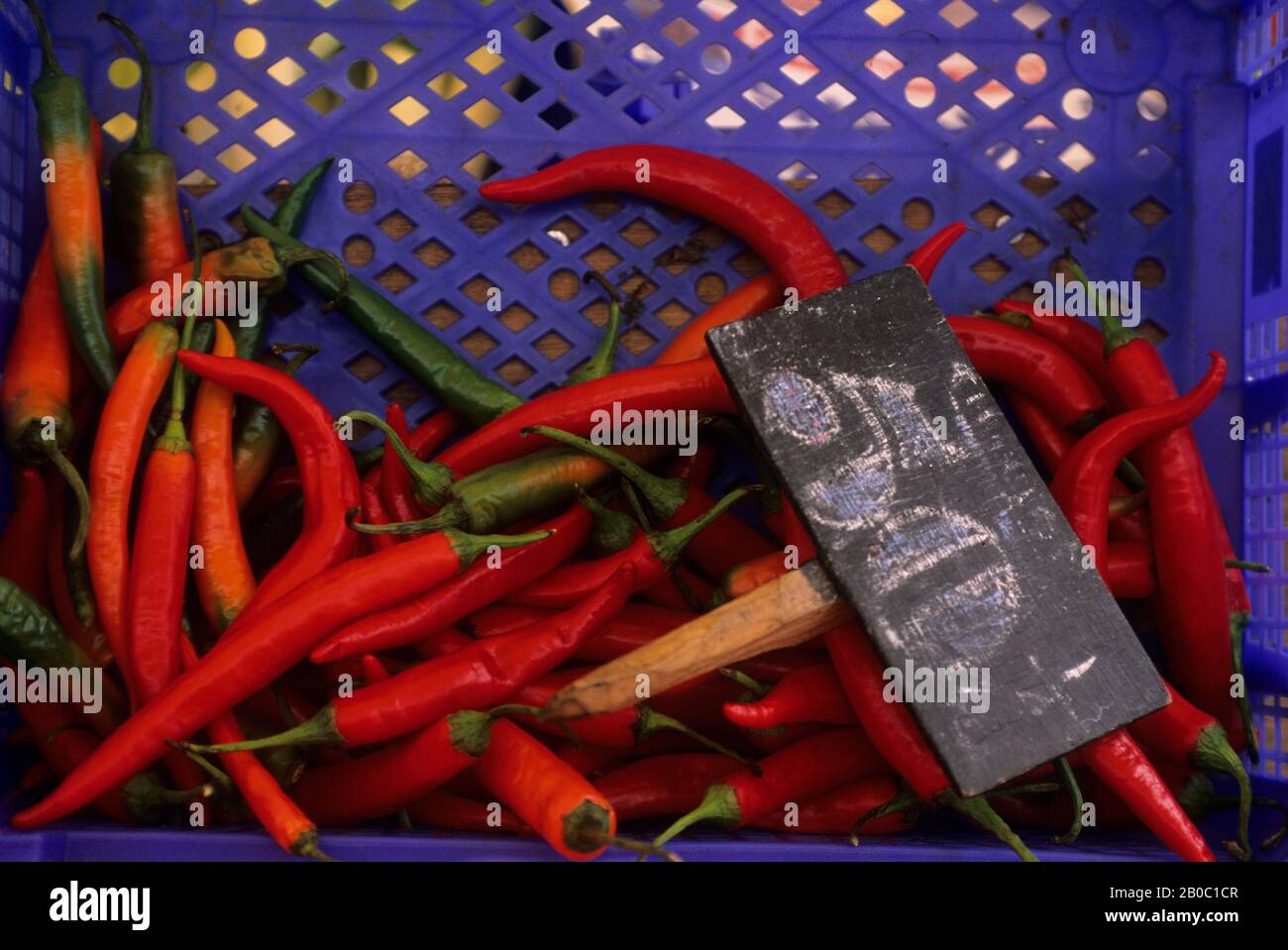 UK, ENGLAND, PORTSMOUTH, MARKET SCENE, CHILI PEPPERS Stock Photo - Alamy