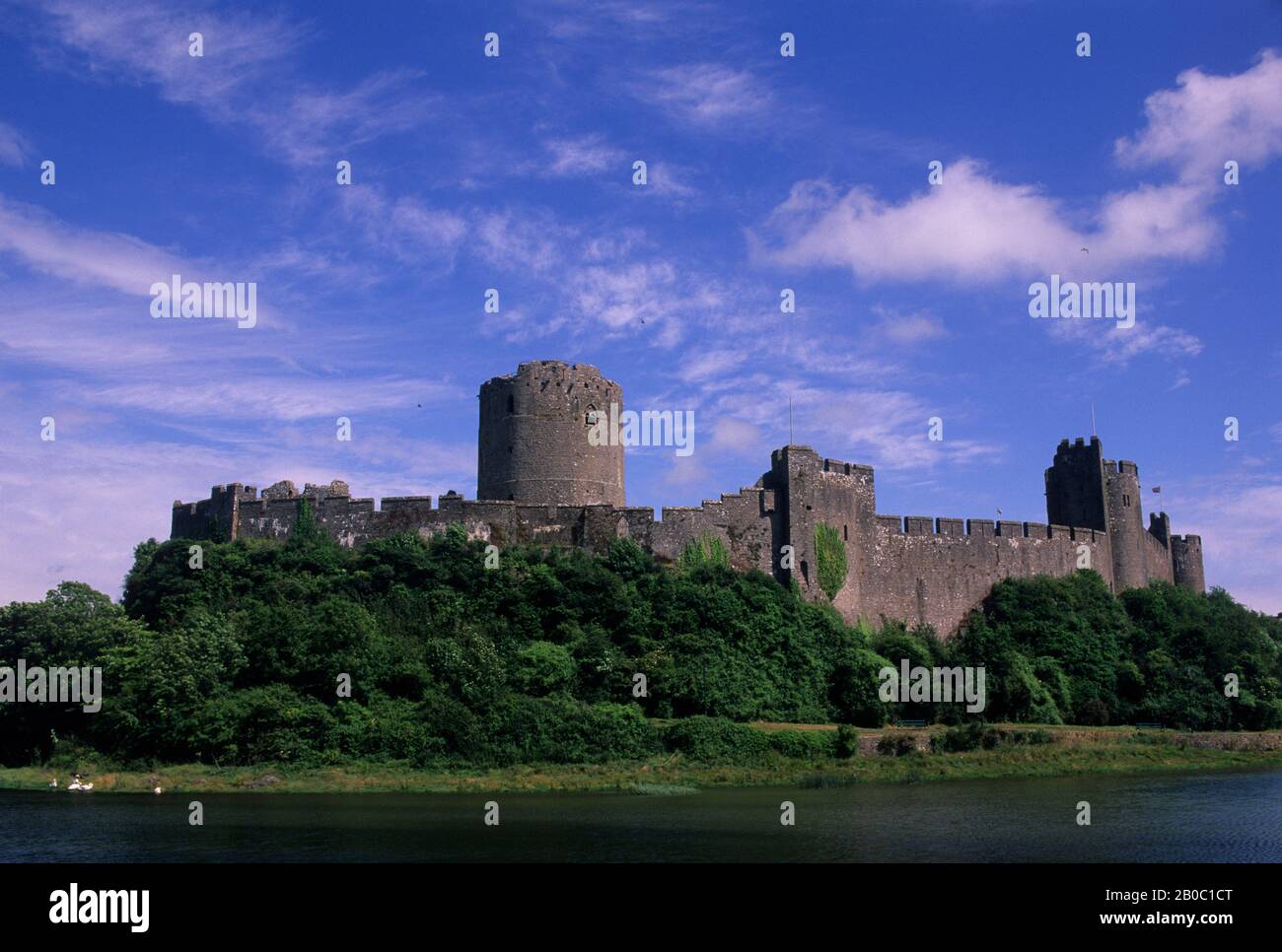 UK, WALES, PEMBROKE CASTLE, VIEW FROM ACROSS RIVER Stock Photo - Alamy