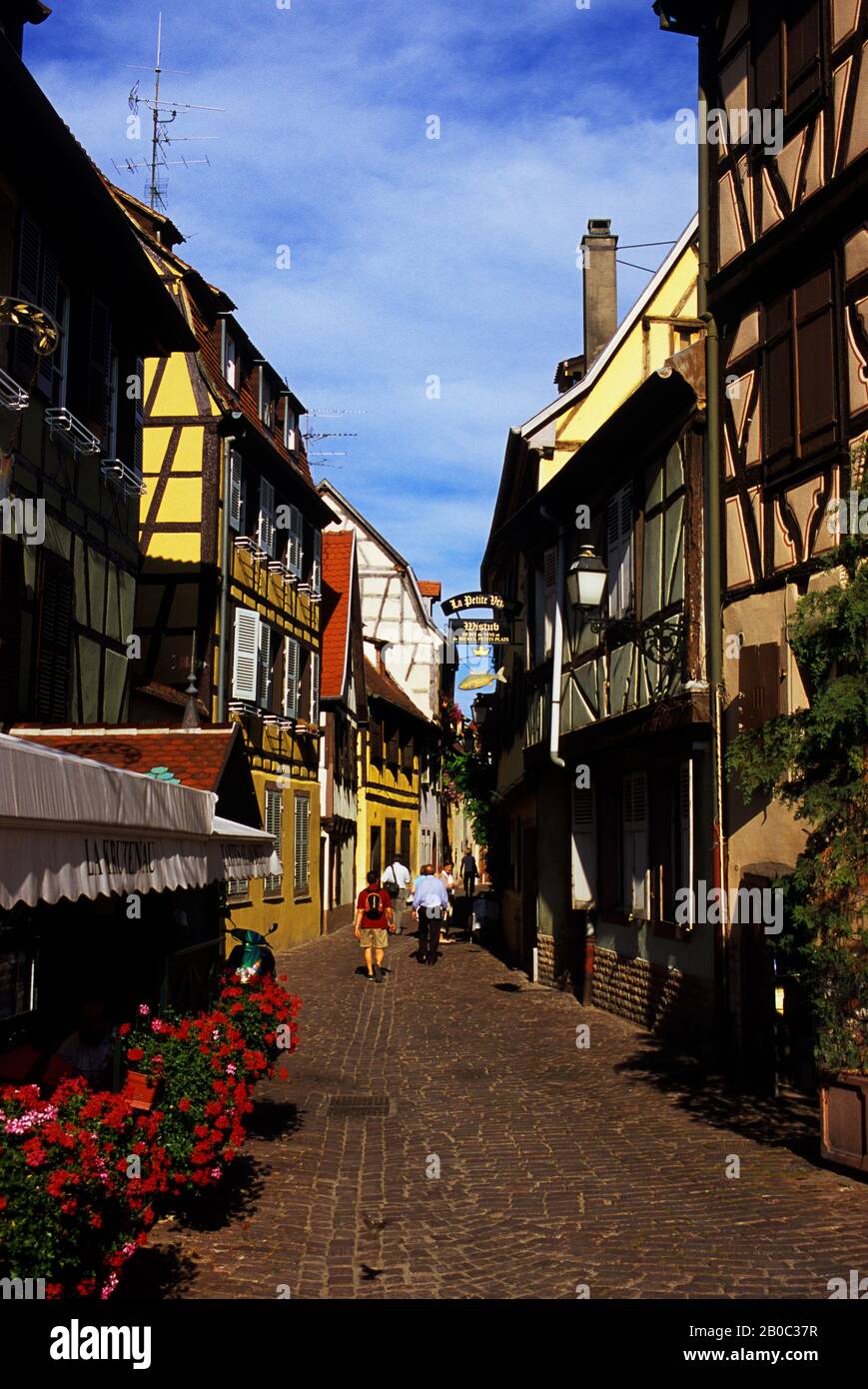 Colmar street hi-res stock photography and images - Alamy
