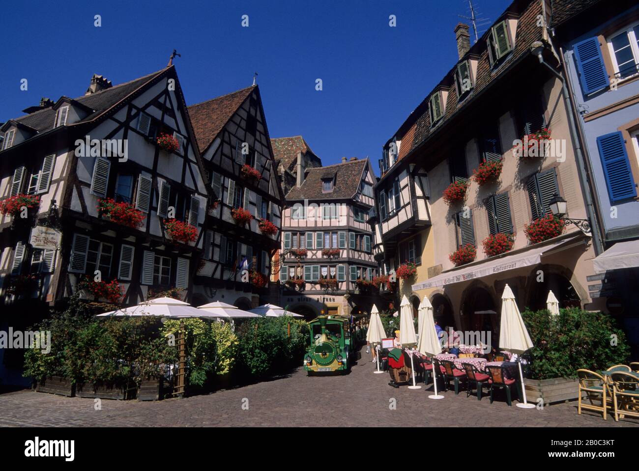 FRANCE, COLMAR, STREET SCENE, HALFTIMBERED HOUSES, SIGHTSEEING TRAIN ...