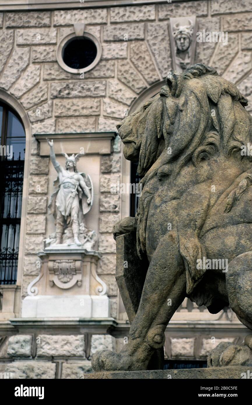 AUSTRIA, VIENNA, NEUE BURG, LION STATUE Stock Photo - Alamy