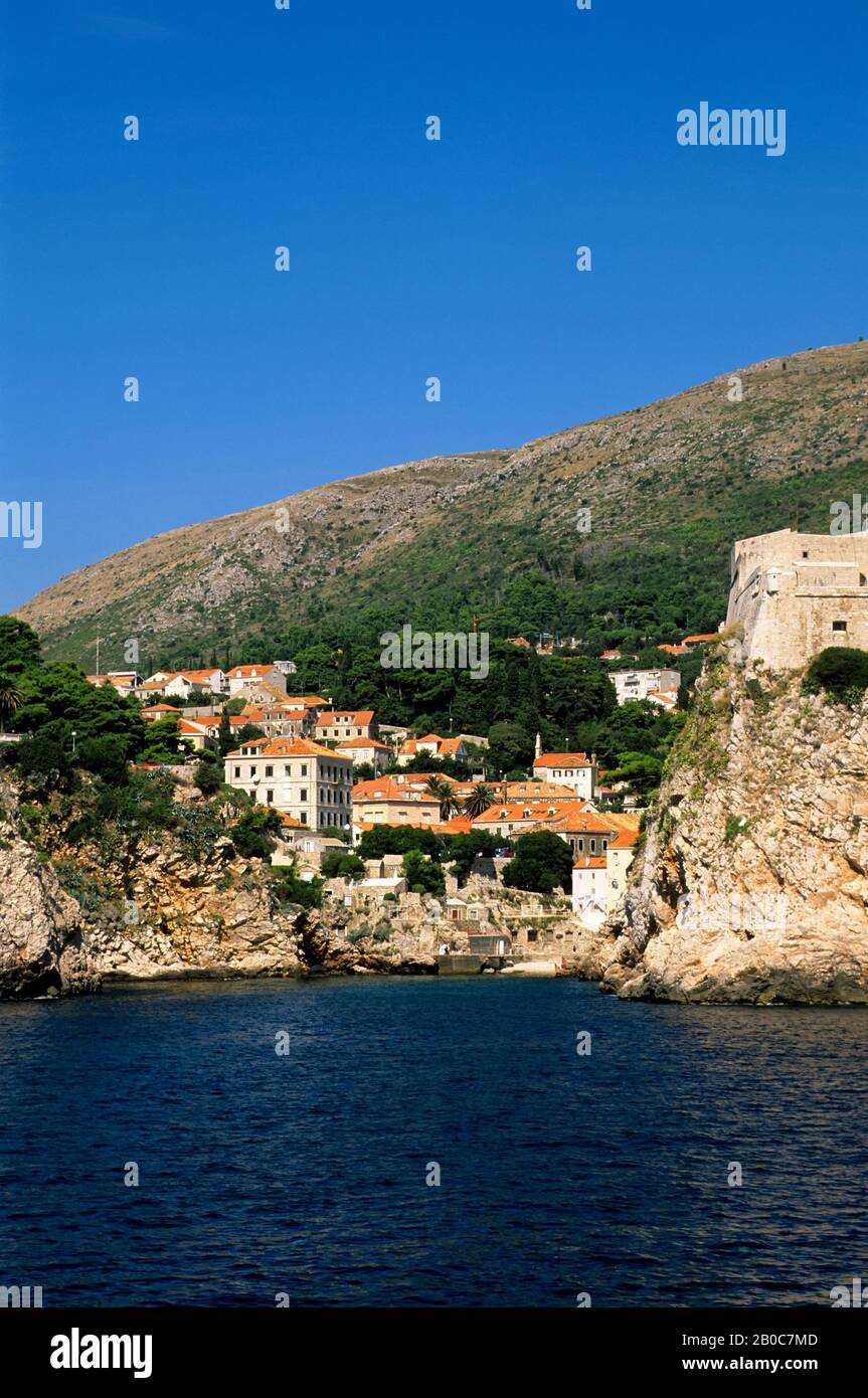 CROATIA, DUBROVNIK, VIEW OF BAY Stock Photo - Alamy