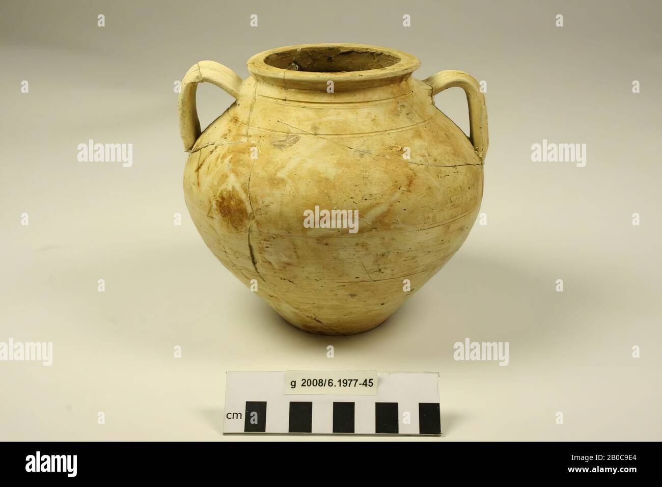 Smooth walled pottery pottery hi-res stock photography and images - Alamy