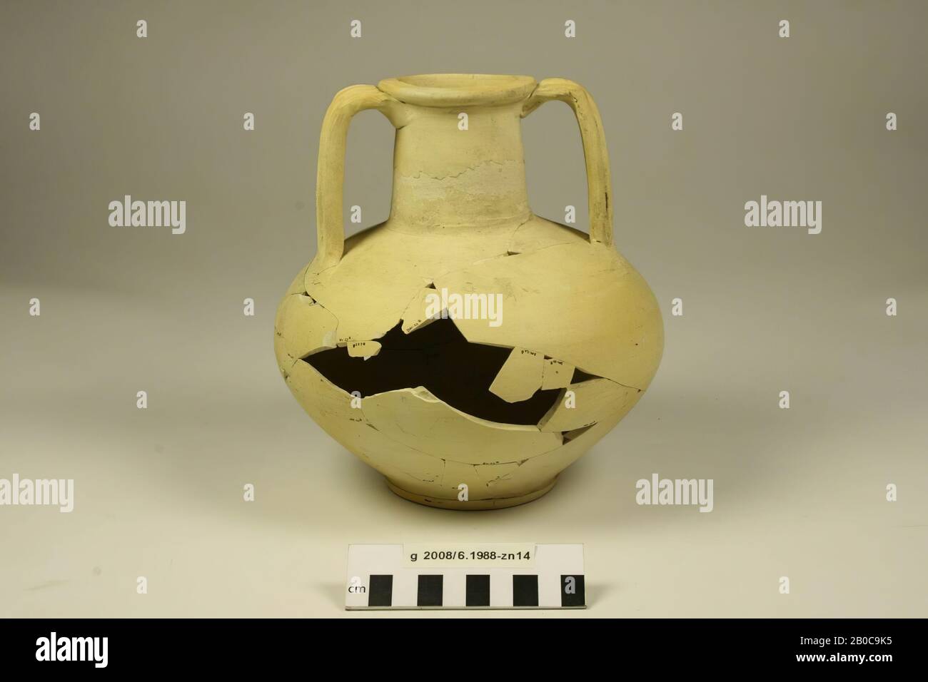 Smooth walled pottery pottery hi-res stock photography and images - Alamy