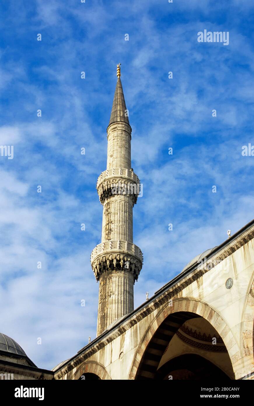TURKEY, ISTANBUL, BLUE MOSQUE, COURTYARD, MINARET Stock Photo - Alamy