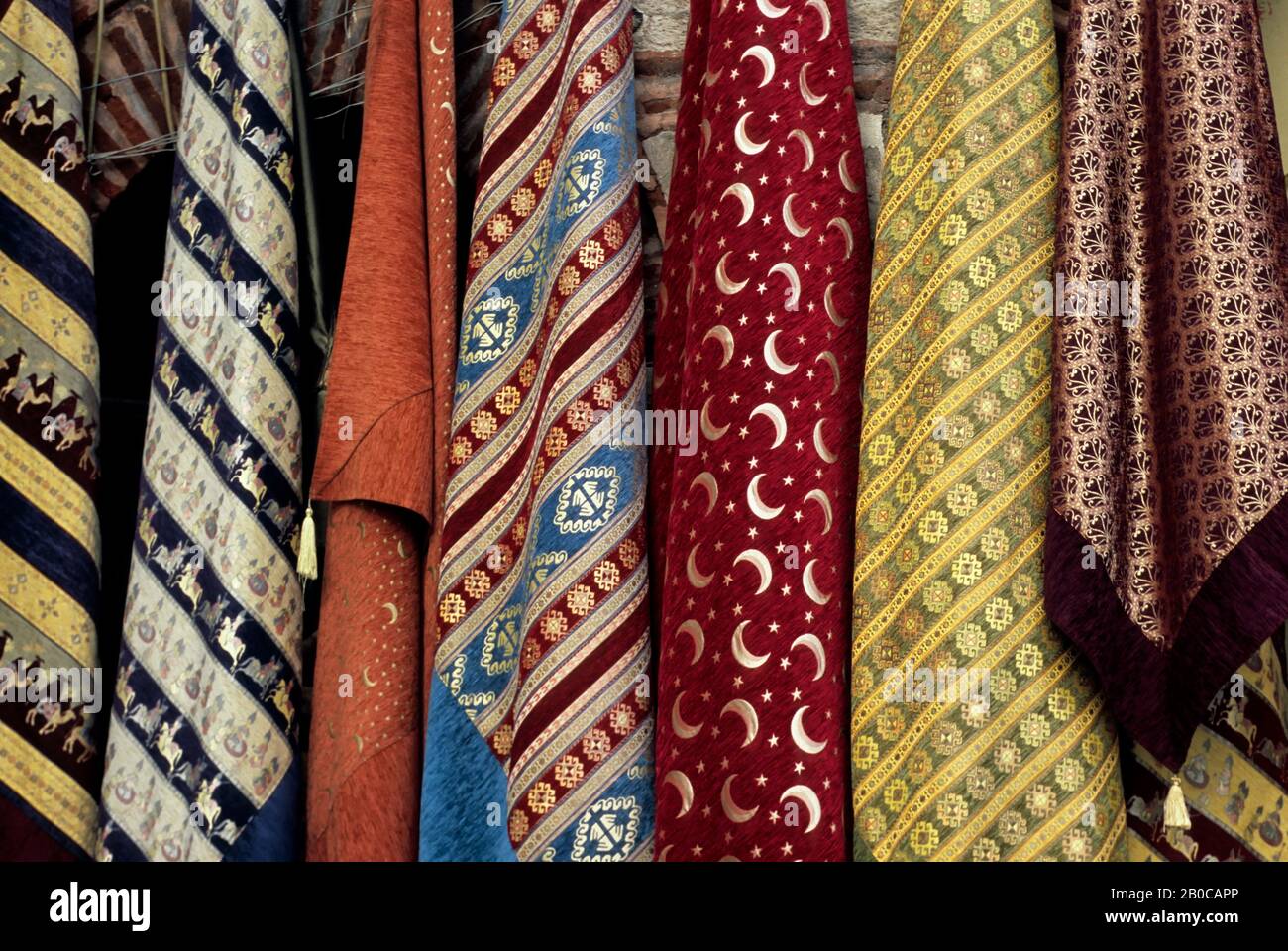 TURKEY, ISTANBUL, STREET SCENE, FABRICS Stock Photo - Alamy