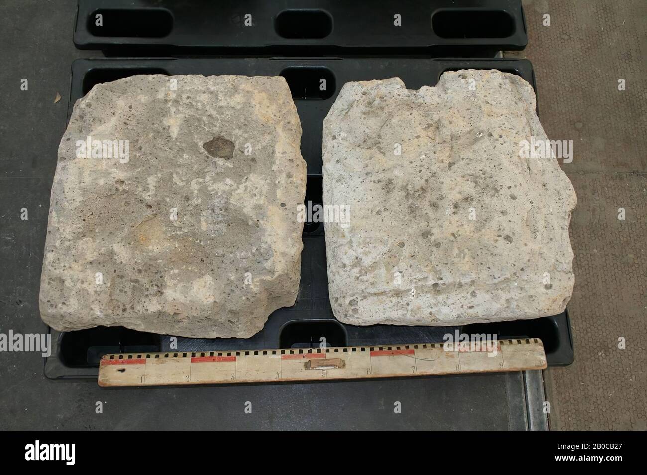 60 x 52 x 19 hi-res stock photography and images - Alamy