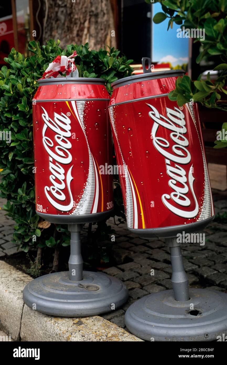 European trash sign hi-res stock photography and images - Alamy