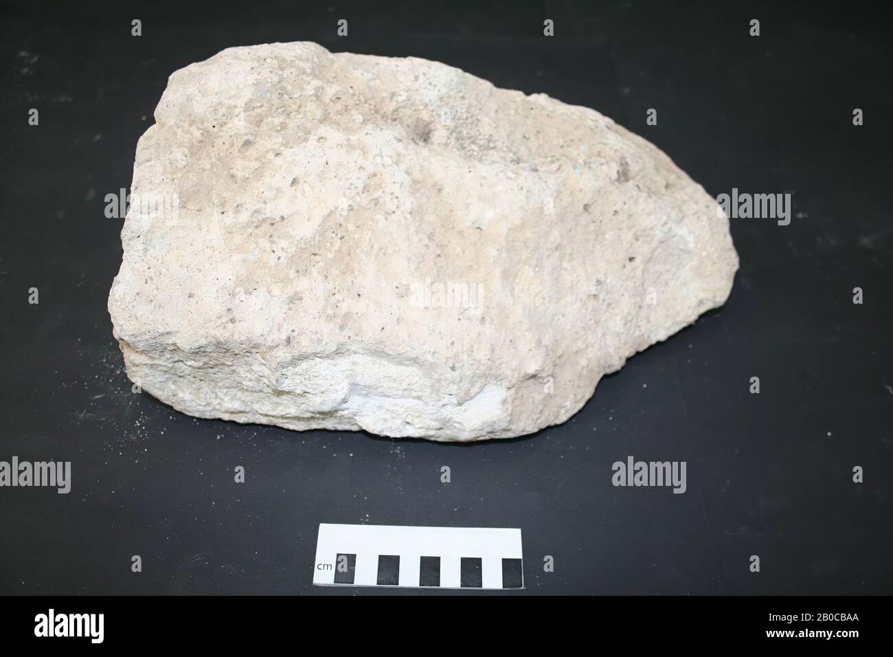 35 x 21 x 15 cm hi-res stock photography and images - Alamy