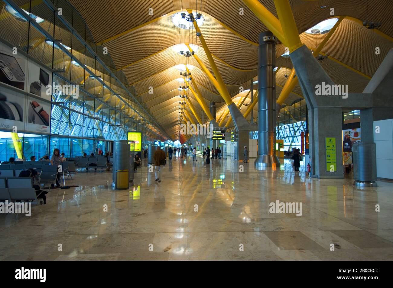 SPAIN, MADRID, MADRID BARAJAS AIRPORT, TERMINAL 4 Stock Photo - Alamy