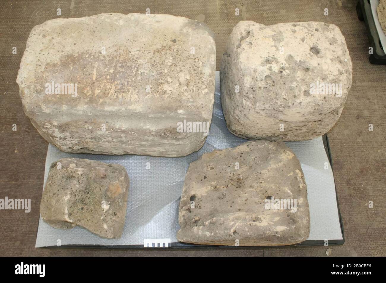 40 5 x 33 x 46 cm hi-res stock photography and images - Alamy