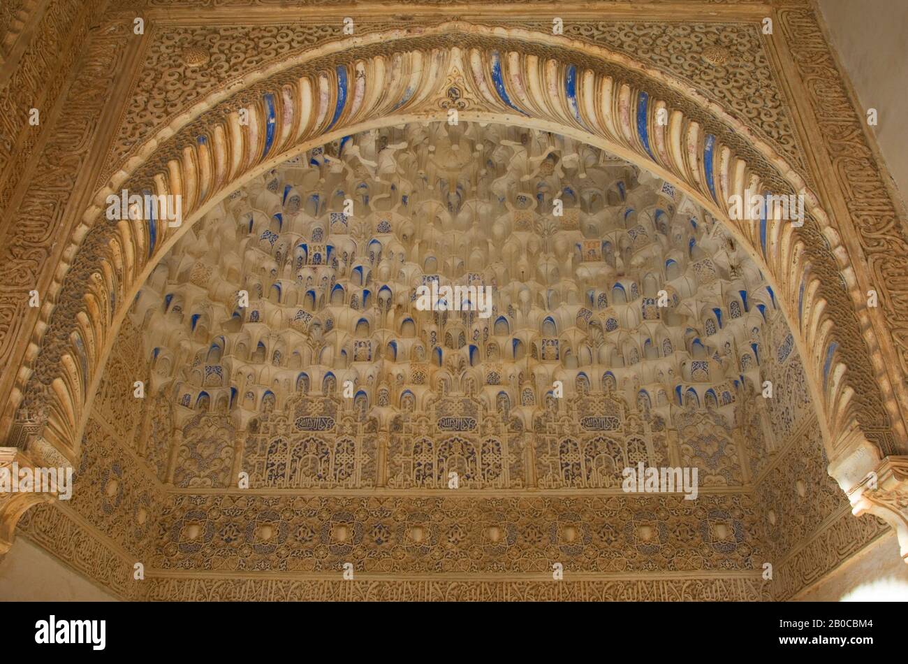 Moorish architecture alhambra palace hi-res stock photography and ...