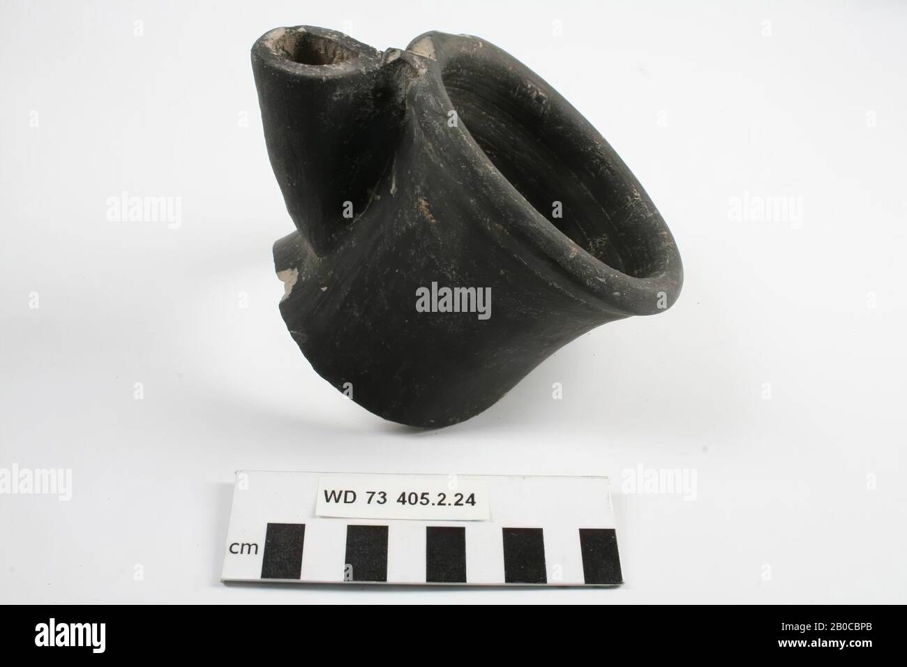 Top of a can with spout of black earthenware, can, fragment, pottery ...