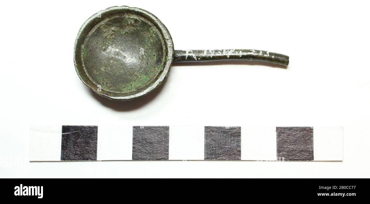 Small bronze spoon hi-res stock photography and images - Alamy