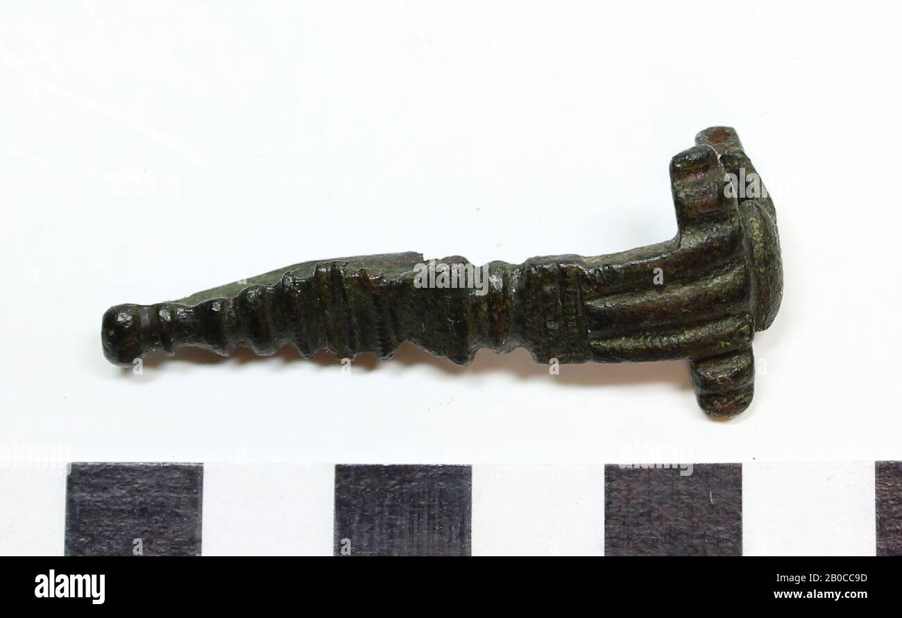 Bronze crossbow fibula hi-res stock photography and images - Alamy