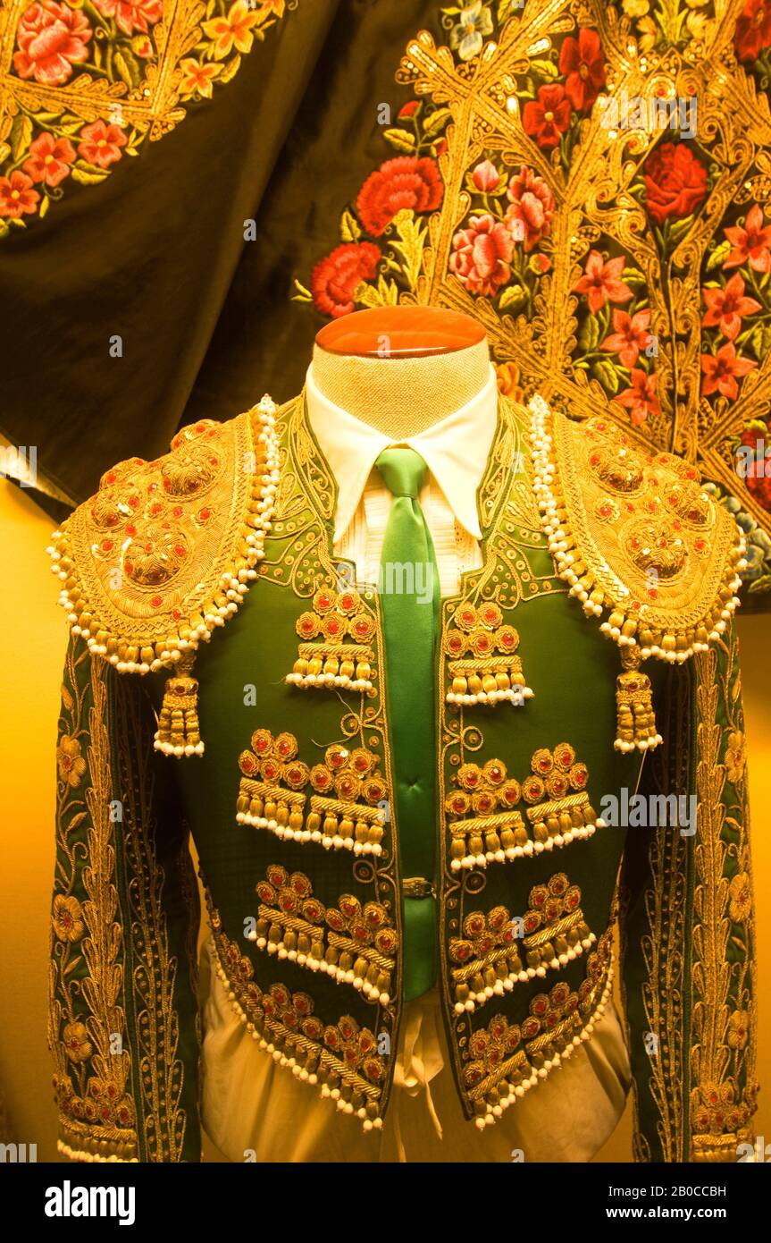 Matador costume hi-res stock photography and images - Alamy