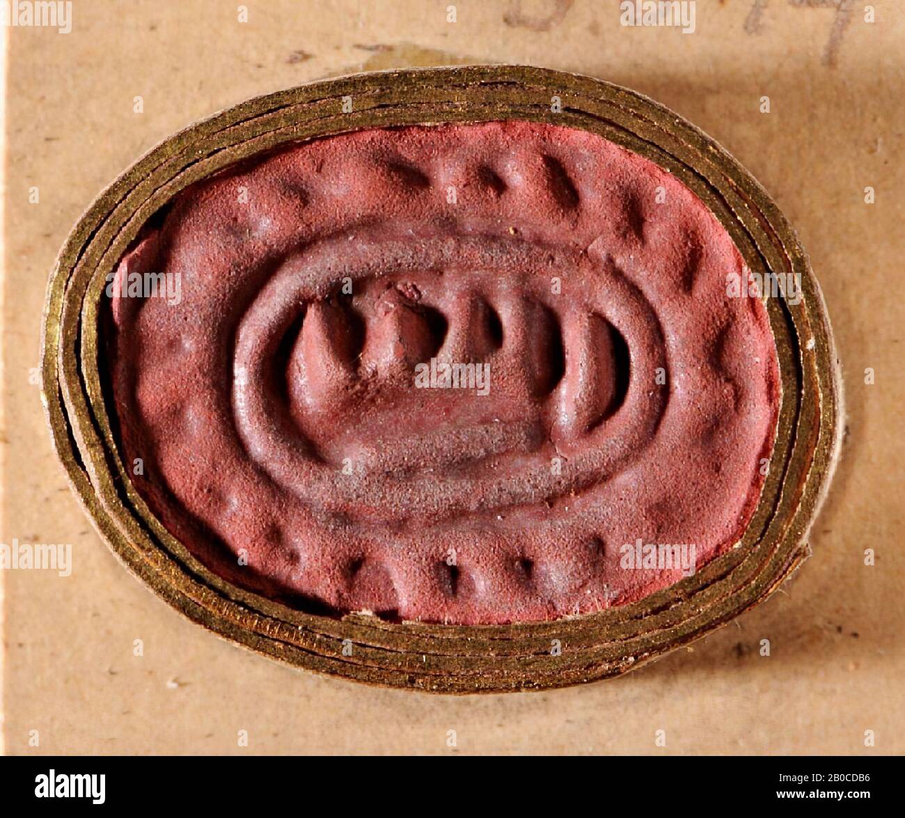 scarab, Amon, corrugated, The seal has the shape of a stylized scarab ...