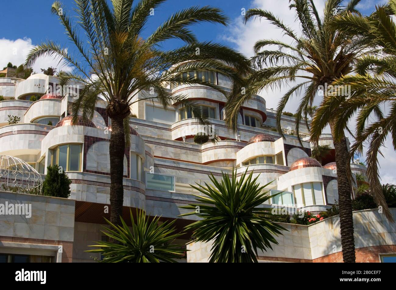SPAIN, COSTA DEL SOL, MARBELLA, PUERTO BANUS, FANCY CONDOMINIUM ...