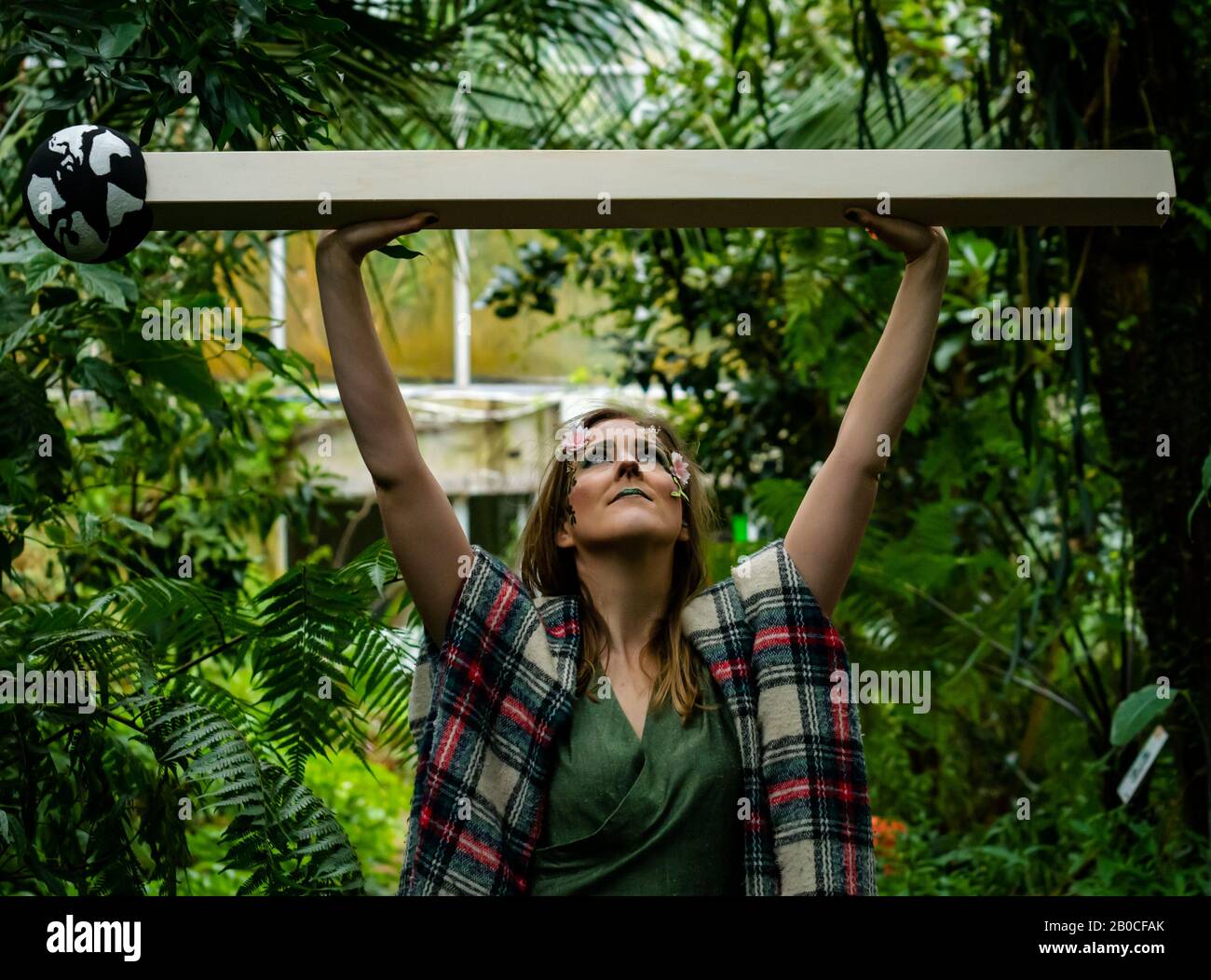 Gaia goddess hi-res stock photography and images - Alamy