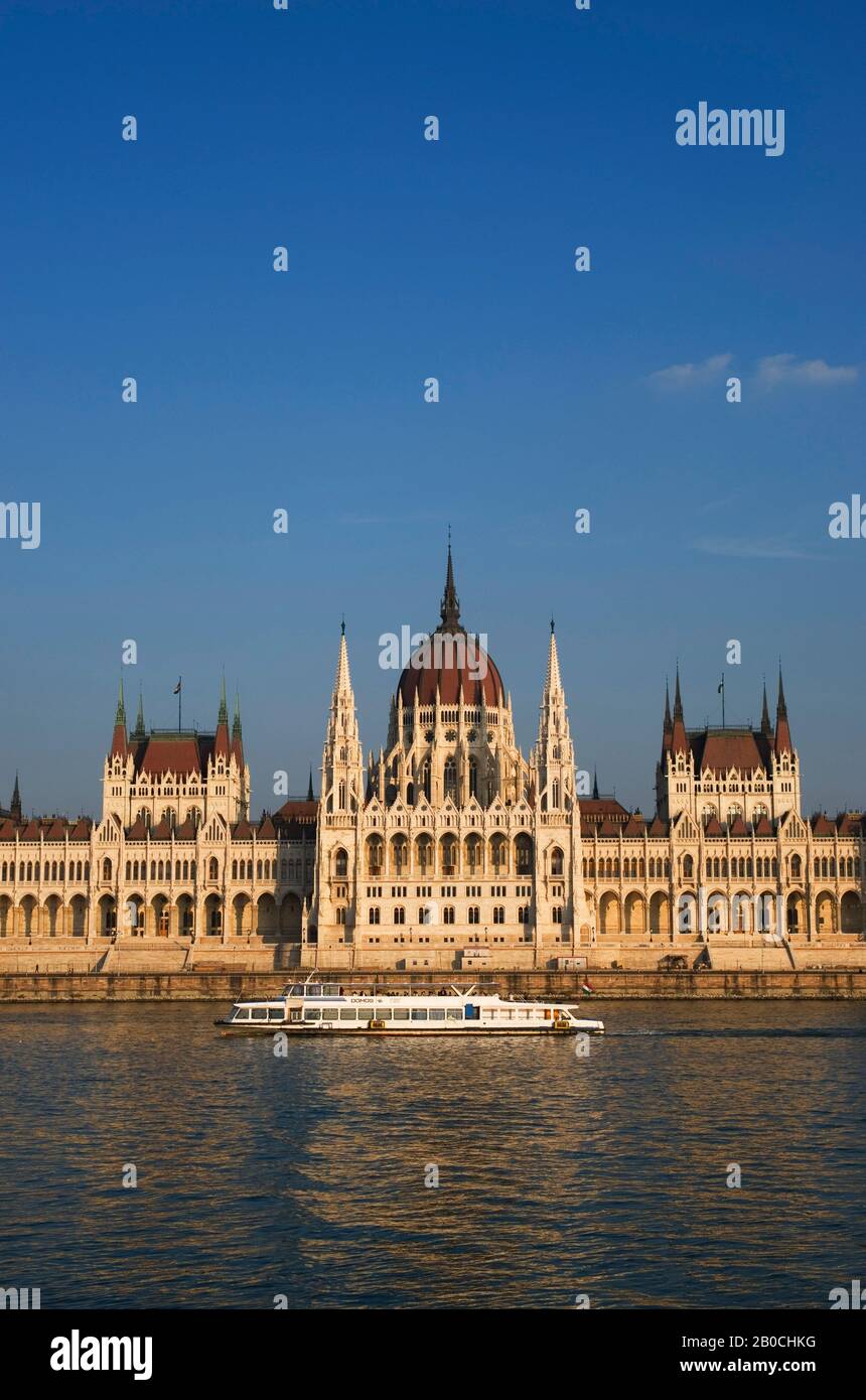 View danube river hungarian hi-res stock photography and images - Alamy