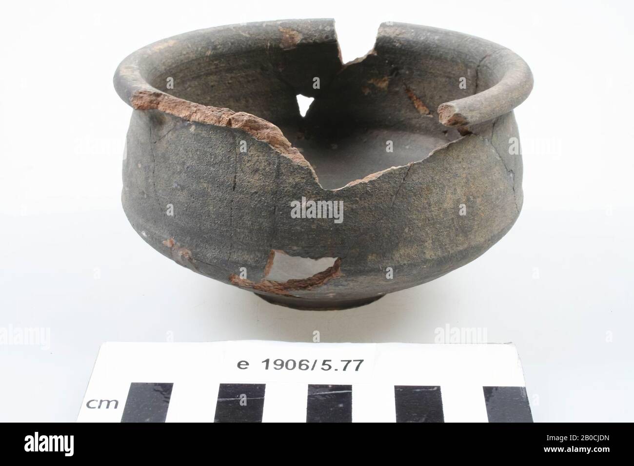 Jar of pottery. Old bonding, parts of the edge and wall are missing ...