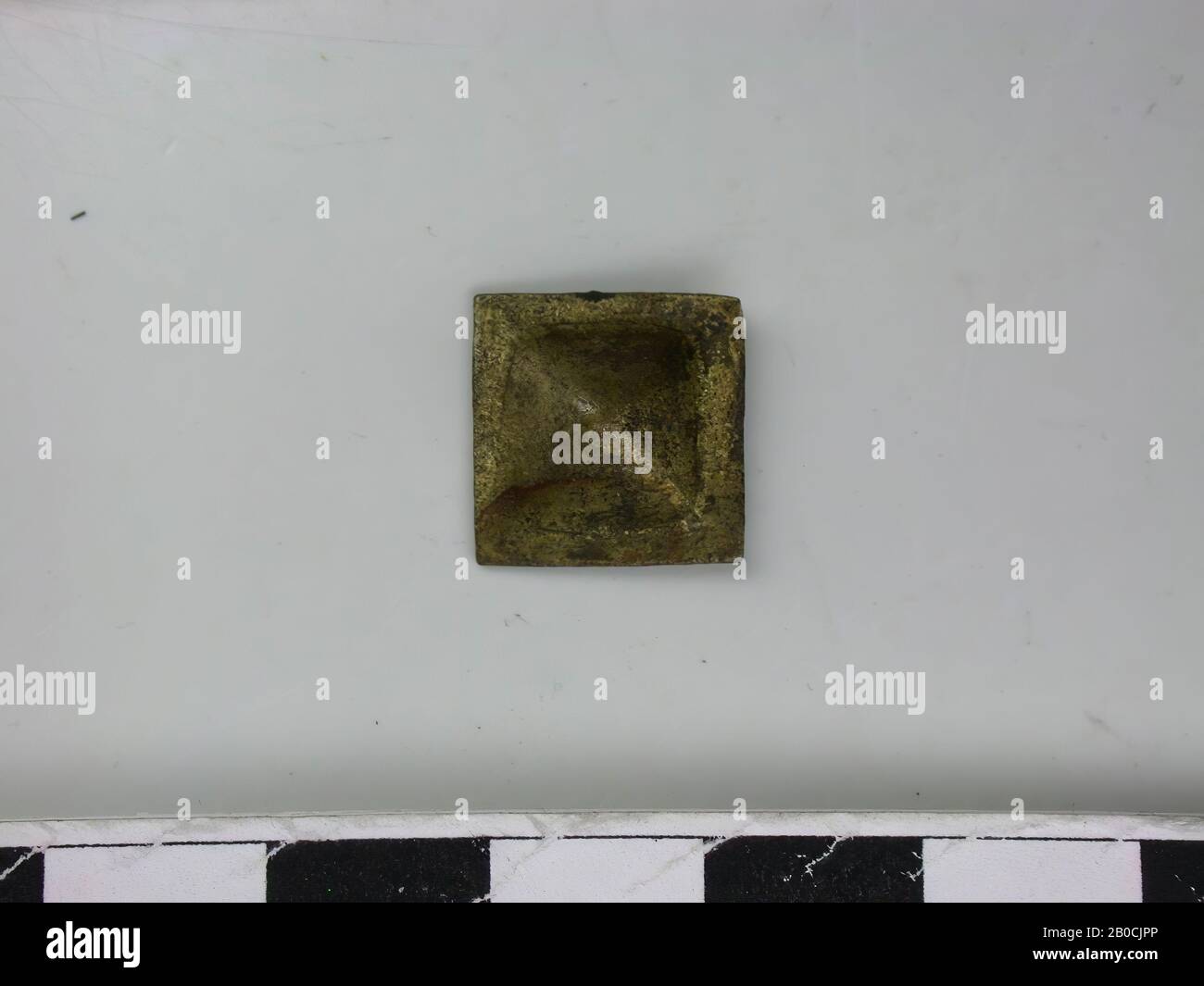 Hollow pyramid hi-res stock photography and images - Alamy