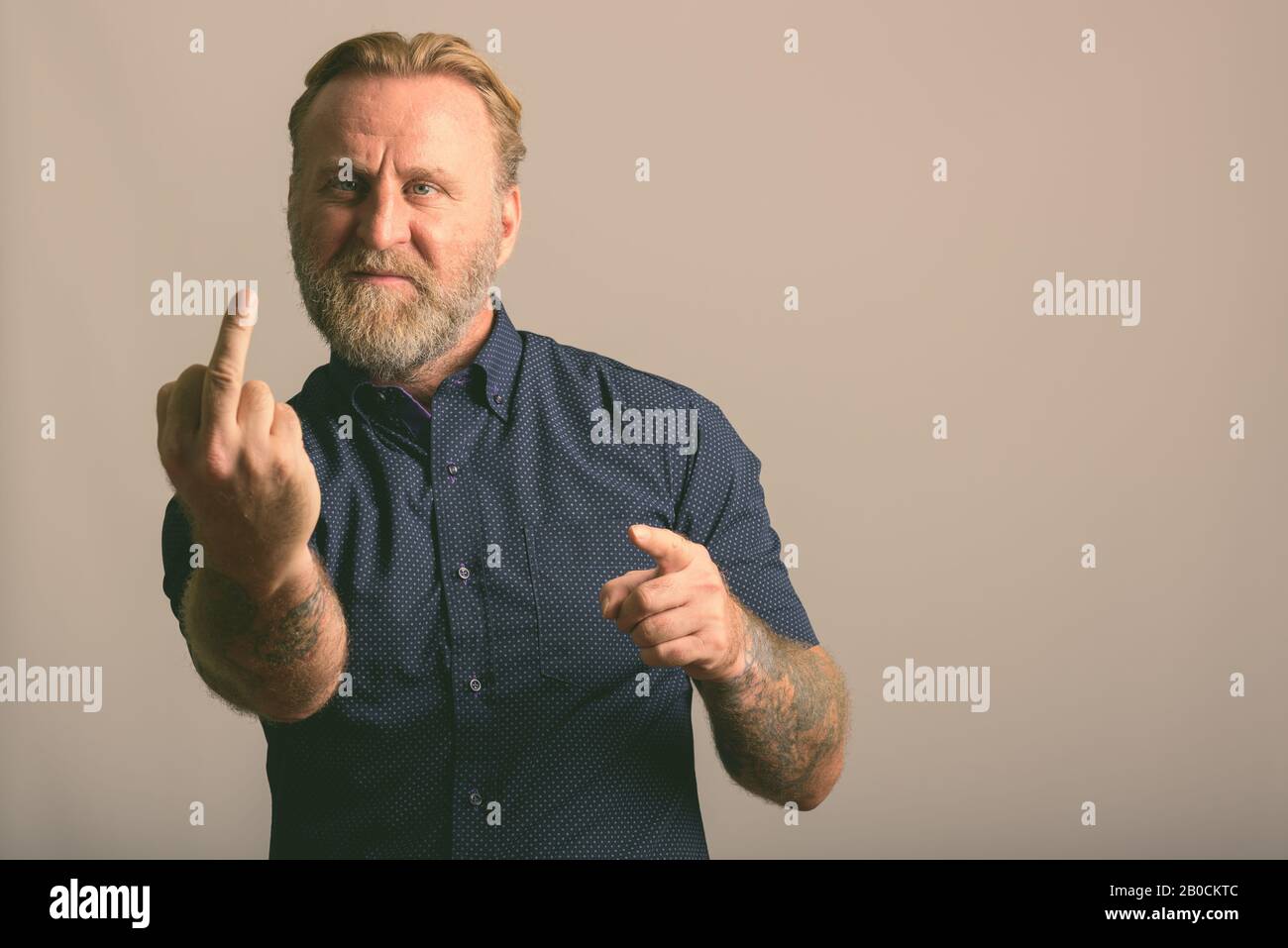 Hand showing middle finger hi-res stock photography and images - Alamy