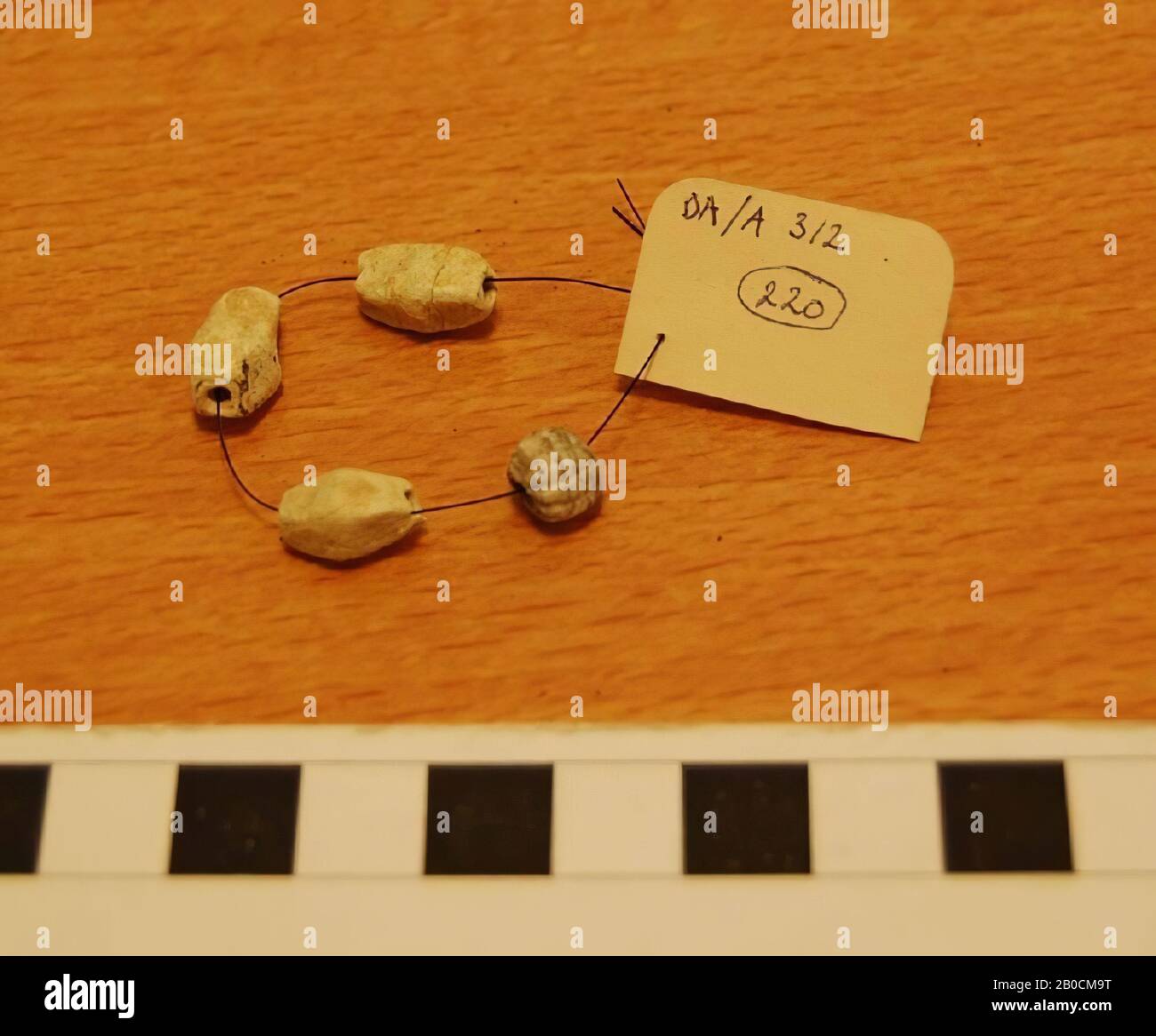 Three elongated beads hi-res stock photography and images - Alamy